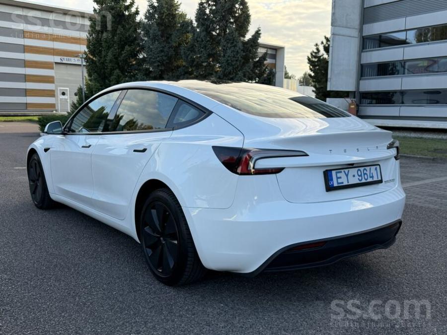Balts Tesla Model 3 2024 Rīga, ar dzinēja tilpumu 0.00 L un nobraukumu 35 tūkst. km par 39900 €, foto 8 vietnē AUTOMOTO.COM.LV