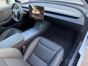 Balts Tesla Model 3 2024 Rīga, ar dzinēja tilpumu 0.00 L un nobraukumu 35 tūkst. km par 39900 €, foto 20 vietnē AUTOMOTO.COM.LV