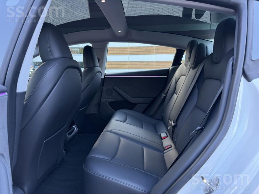 Balts Tesla Model 3 2024 Rīga, ar dzinēja tilpumu 0.00 L un nobraukumu 35 tūkst. km par 39900 €, foto 24 vietnē AUTOMOTO.COM.LV