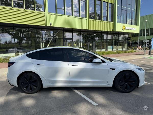 Balts Tesla Model 3 2024 Kauņa, ar dzinēja tilpumu 0.00 L un nobraukumu 69 tūkst. km par 32000 €, foto 4 vietnē AUTOMOTO.COM.LV