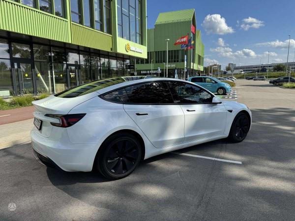 Balts Tesla Model 3 2024 Kauņa, ar dzinēja tilpumu 0.00 L un nobraukumu 69 tūkst. km par 32000 €, foto 5 vietnē AUTOMOTO.COM.LV