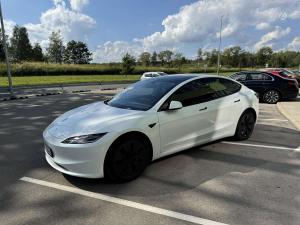 Balts Tesla Model 3 2024 Kauņa, ar dzinēja tilpumu 0.00 L un nobraukumu 69 tūkst. km par 32000 €, foto 12 vietnē AUTOMOTO.COM.LV