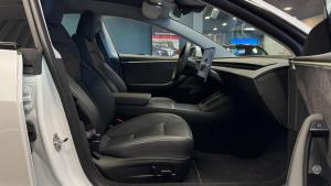 Balts Tesla Model 3 2024 Rīga, ar dzinēja tilpumu 0.00 L un nobraukumu 75 tūkst. km par 42000 €, foto 12 vietnē AUTOMOTO.COM.LV