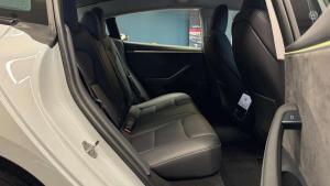Balts Tesla Model 3 2024 Rīga, ar dzinēja tilpumu 0.00 L un nobraukumu 75 tūkst. km par 42000 €, foto 18 vietnē AUTOMOTO.COM.LV