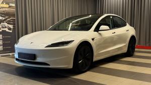 Balts Tesla Model 3 2024 Mārupe, ar dzinēja tilpumu 0.00 L un nobraukumu 75 tūkst. km par 40990 €, foto  vietnē AUTOMOTO.COM.LV