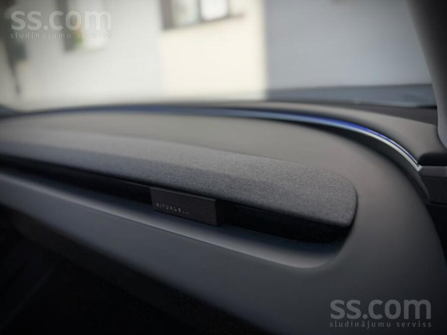 Balts Tesla Model 3 2024 Jelgava, ar dzinēja tilpumu 0.00 L un nobraukumu 64 tūkst. km par 34000 €, foto 19 vietnē AUTOMOTO.COM.LV