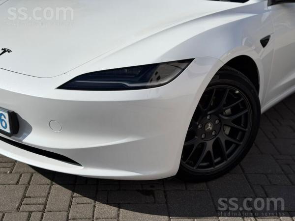Тесла Модель 3 2024 в Елгава на AUTOMOTO.COM.LV Белый Тесла Модель 3 2024 в Елгава, объемом двигателя 0.00 л и пробегом 64 тыс. км за 34000 €, фото 4 на AUTOMOTO.COM.LV
