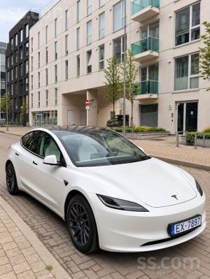 Balts Tesla Model 3 2024 Rīga, ar dzinēja tilpumu 0.00 L un nobraukumu 79 tūkst. km par 32500 €, foto 3 vietnē AUTOMOTO.COM.LV