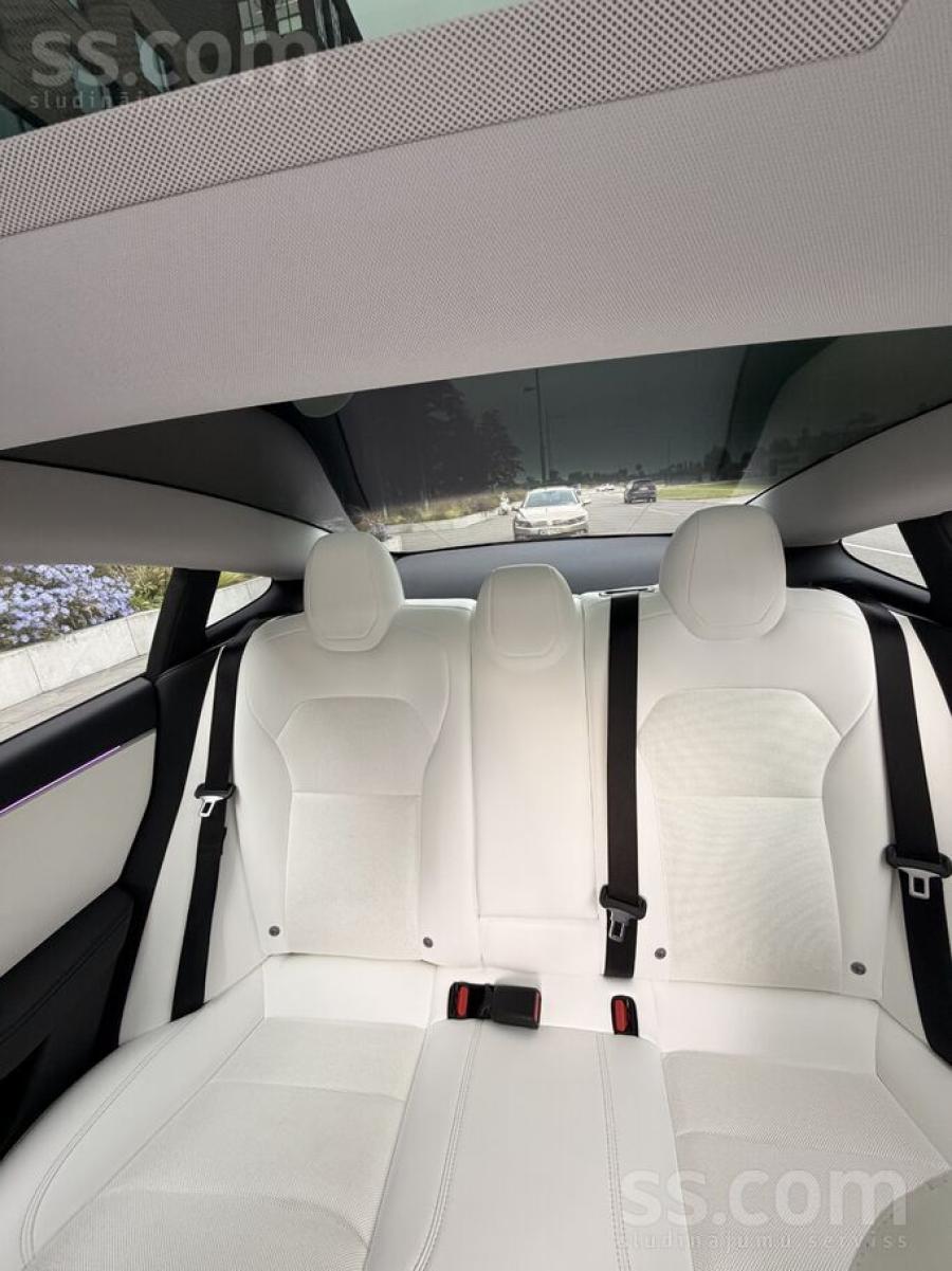 Balts Tesla Model 3 2024 Rīga, ar dzinēja tilpumu 0.00 L un nobraukumu 79 tūkst. km par 32500 €, foto 8 vietnē AUTOMOTO.COM.LV