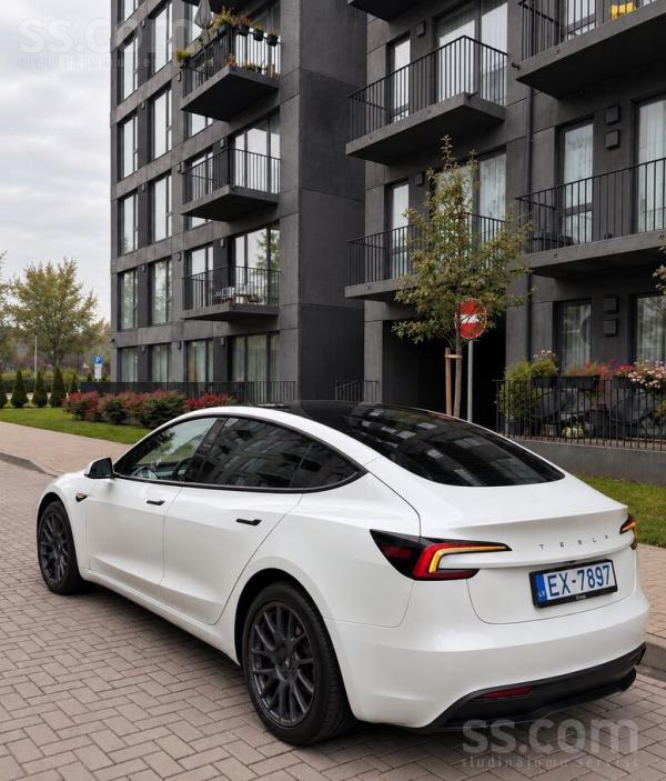 Balts Tesla Model 3 2024 Rīga, ar dzinēja tilpumu 0.00 L un nobraukumu 79 tūkst. km par 32500 €, foto 10 vietnē AUTOMOTO.COM.LV