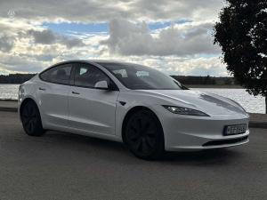 Balts Tesla Model 3 2024 Kauņa, ar dzinēja tilpumu 0.00 L un nobraukumu 72 tūkst. km par 29800 €, foto 3 vietnē AUTOMOTO.COM.LV