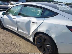 White Tesla Model 3 2025 in Klaipeda, with an engine capacity of 0.00 L and mileage of 20 thousand km for 10000 €, photo 18 on AUTOMOTO.COM.LV