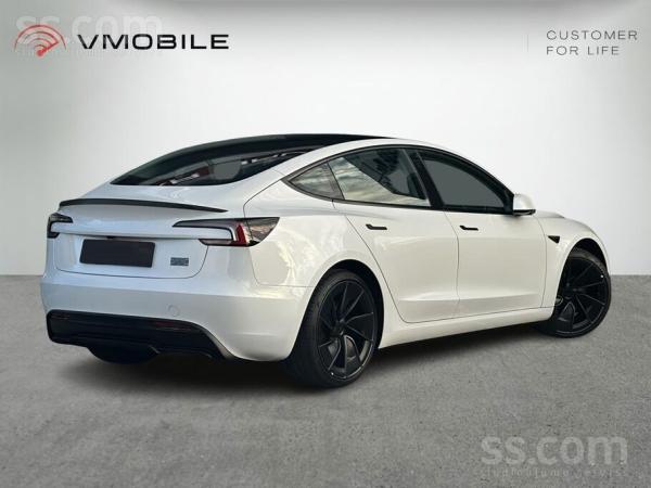 White Tesla Model 3 2025 in Riga, with an engine capacity of 0.00 L and mileage of 10 thousand km for 66720 €, photo 2 on AUTOMOTO.COM.LV