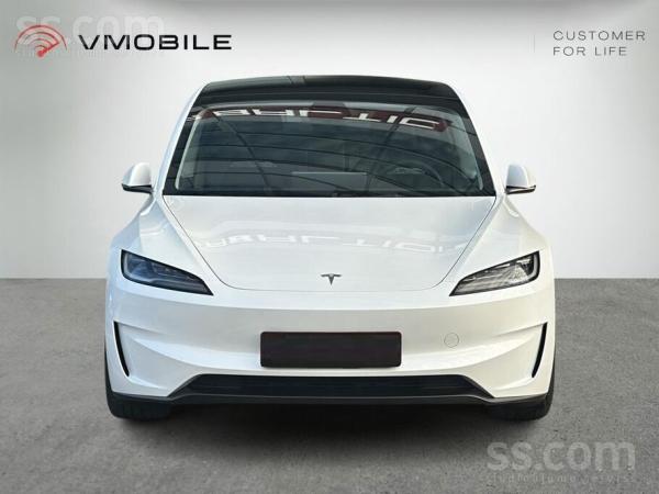 White Tesla Model 3 2025 in Riga, with an engine capacity of 0.00 L and mileage of 10 thousand km for 66720 €, photo 3 on AUTOMOTO.COM.LV