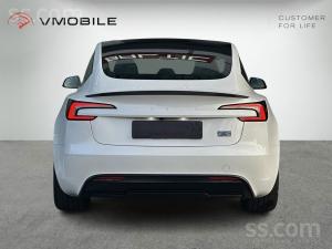 White Tesla Model 3 2025 in Riga, with an engine capacity of 0.00 L and mileage of 10 thousand km for 66720 €, photo 5 on AUTOMOTO.COM.LV