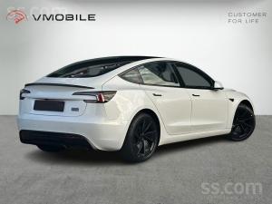 White Tesla Model 3 2025 in Riga, with an engine capacity of 0.00 L and mileage of 10 thousand km for 66720 €, photo 3 on AUTOMOTO.COM.LV