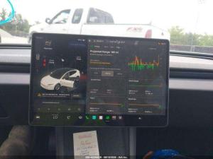 White Tesla Model 3 2025 in Klaipeda, with an engine capacity of 0.00 L and mileage of 35 thousand km for 17550 €, photo 19 on AUTOMOTO.COM.LV