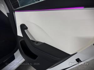 Balts Tesla Model 3 2025 Tallina, ar dzinēja tilpumu 0.00 L un nobraukumu 43 tūkst. km par 35990 €, foto 13 vietnē AUTOMOTO.COM.LV