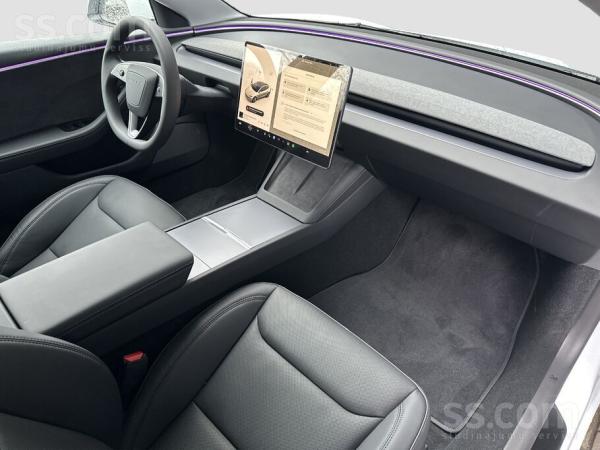 Balts Tesla Model 3 2026 Rīga, ar dzinēja tilpumu 0.00 L un nobraukumu 10 tūkst. km par 59640 €, foto 5 vietnē AUTOMOTO.COM.LV