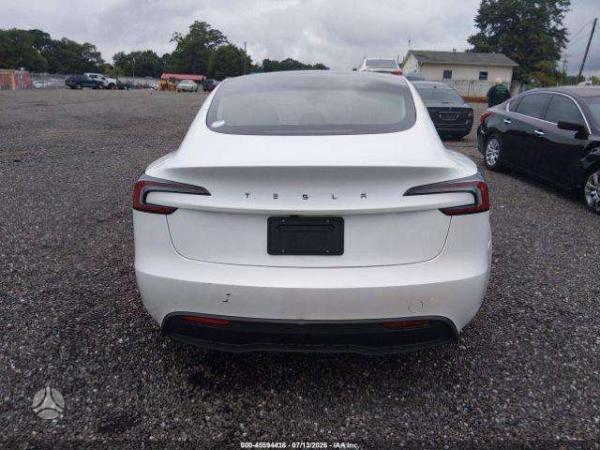 Balts Tesla Model 3 2026 Klaipėda, ar dzinēja tilpumu 0.00 L un nobraukumu 19 tūkst. km par 11200 €, foto 6 vietnē AUTOMOTO.COM.LV