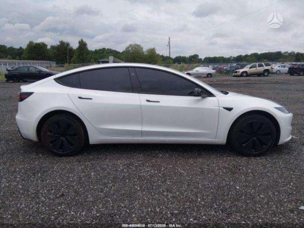 Balts Tesla Model 3 2026 Klaipėda, ar dzinēja tilpumu 0.00 L un nobraukumu 19 tūkst. km par 11200 €, foto 8 vietnē AUTOMOTO.COM.LV