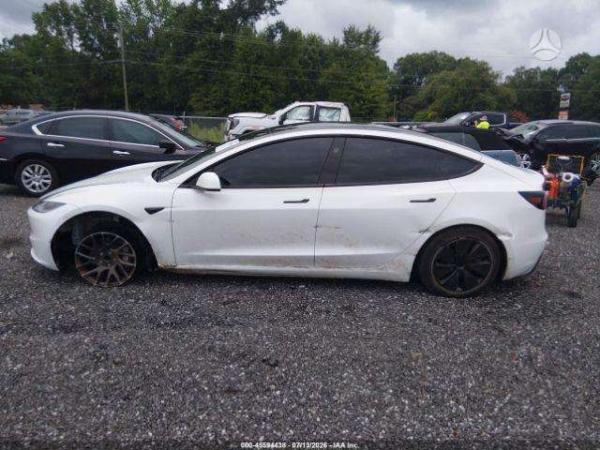 Balts Tesla Model 3 2026 Klaipėda, ar dzinēja tilpumu 0.00 L un nobraukumu 19 tūkst. km par 11200 €, foto 9 vietnē AUTOMOTO.COM.LV