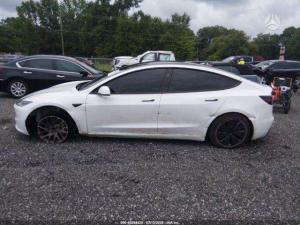 Balts Tesla Model 3 2026 Klaipėda, ar dzinēja tilpumu 0.00 L un nobraukumu 19 tūkst. km par 11200 €, foto 9 vietnē AUTOMOTO.COM.LV