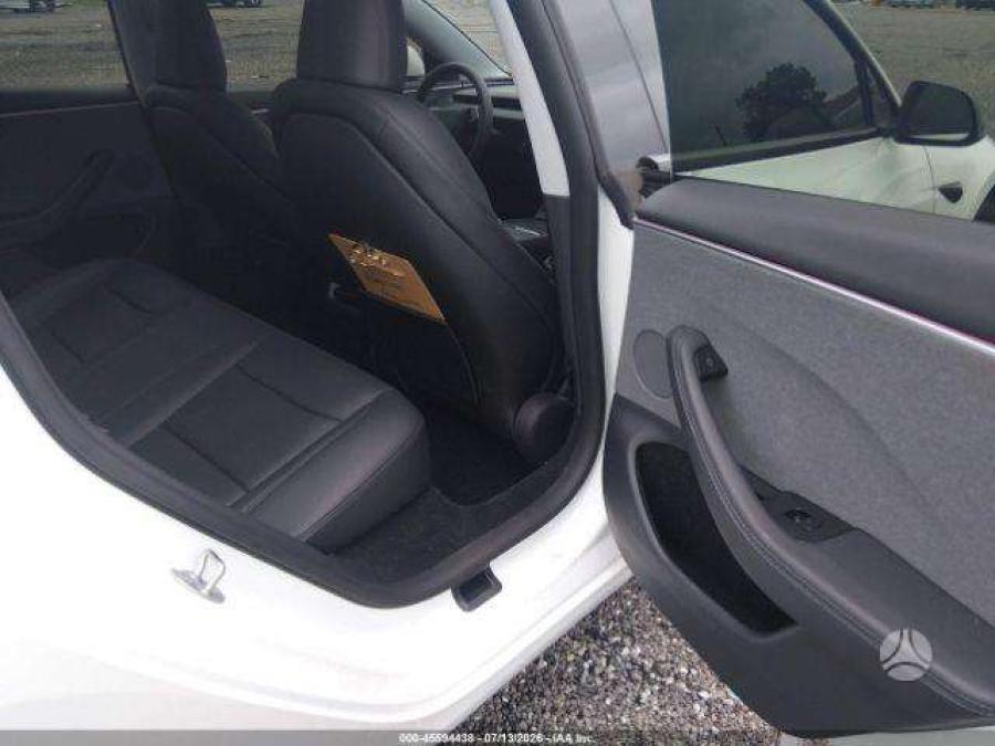 Balts Tesla Model 3 2026 Klaipėda, ar dzinēja tilpumu 0.00 L un nobraukumu 19 tūkst. km par 11200 €, foto 13 vietnē AUTOMOTO.COM.LV