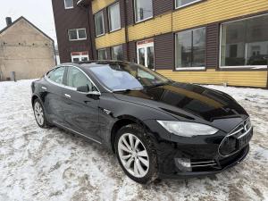 Black Tesla Model S 2013 in Kaunas, with an engine capacity of 0.00 L and mileage of 197 thousand km for 11000 €, photo 6 on AUTOMOTO.COM.LV