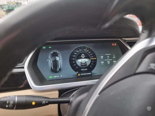 Melns Tesla Model S 2014 Šauļi, ar dzinēja tilpumu 0.00 L un nobraukumu 145 tūkst. km par 16500 €, foto 11 vietnē AUTOMOTO.COM.LV