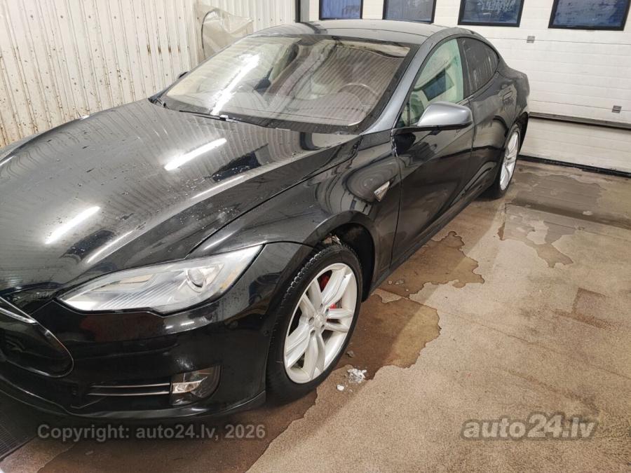 Melns Tesla Model S 2014 Antsla, ar dzinēja tilpumu 0.00 L un nobraukumu 269 tūkst. km par 14975 €, foto 10 vietnē AUTOMOTO.COM.LV