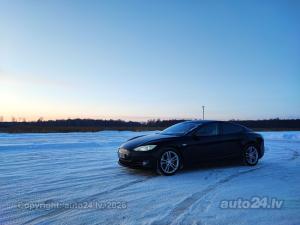 Melns Tesla Model S 2014 Antsla, ar dzinēja tilpumu 0.00 L un nobraukumu 269 tūkst. km par 14975 €, foto 3 vietnē AUTOMOTO.COM.LV