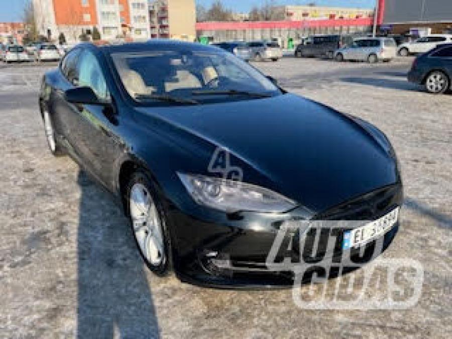 Black Tesla Model S 2014 in Marijampole, with an engine capacity of 0.00 L and mileage of 280 thousand km for 14999 €, photo 2 on AUTOMOTO.COM.LV