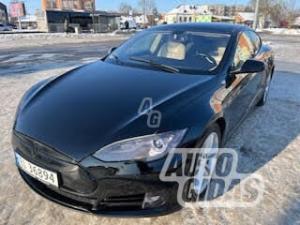 Black Tesla Model S 2014 in Marijampole, with an engine capacity of 0.00 L and mileage of 280 thousand km for 14999 €, photo 3 on AUTOMOTO.COM.LV