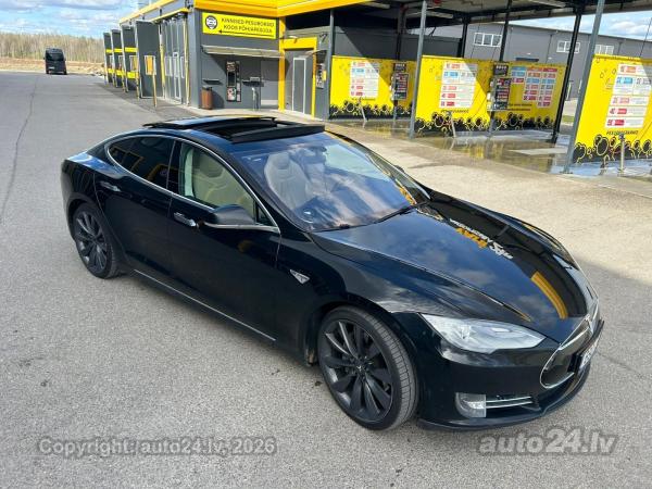 Melns Tesla Model S 2014 Tartu, ar dzinēja tilpumu 0.00 L un nobraukumu 193 tūkst. km par 13999 €, foto 4 vietnē AUTOMOTO.COM.LV