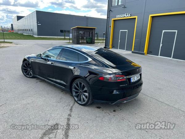 Melns Tesla Model S 2014 Tartu, ar dzinēja tilpumu 0.00 L un nobraukumu 193 tūkst. km par 13999 €, foto 9 vietnē AUTOMOTO.COM.LV