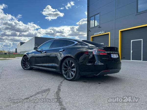 Melns Tesla Model S 2014 Tartu, ar dzinēja tilpumu 0.00 L un nobraukumu 193 tūkst. km par 13999 €, foto 10 vietnē AUTOMOTO.COM.LV