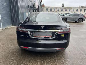 Black Tesla Model S 2015 in Alytus, with an engine capacity of 0.00 L and mileage of 267 thousand km for 5900 €, photo 6 on AUTOMOTO.COM.LV