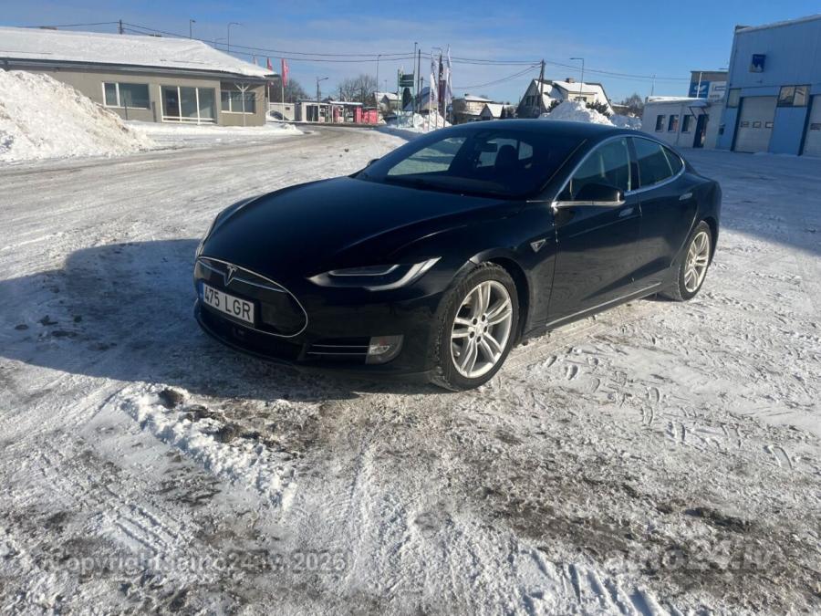 Melns Tesla Model S 2015 Tallina, ar dzinēja tilpumu 0.00 L un nobraukumu 393 tūkst. km par 21900 €, foto 3 vietnē AUTOMOTO.COM.LV