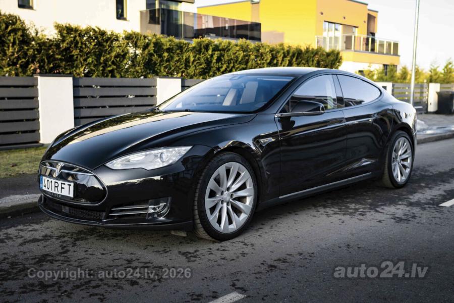 Black Tesla Model S 2015 in Tallinn, with an engine capacity of 0.00 L and mileage of 170 thousand km for 16990 €, photo 1 on AUTOMOTO.COM.LV