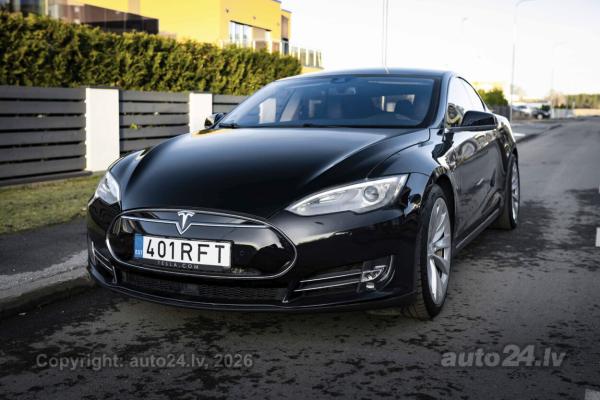 Melns Tesla Model S 2015 Tallina, ar dzinēja tilpumu 0.00 L un nobraukumu 170 tūkst. km par 16990 €, foto 3 vietnē AUTOMOTO.COM.LV