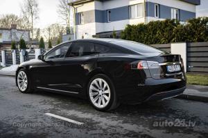 Black Tesla Model S 2015 in Tallinn, with an engine capacity of 0.00 L and mileage of 170 thousand km for 16990 €, photo 5 on AUTOMOTO.COM.LV