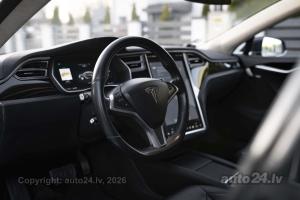 Black Tesla Model S 2015 in Tallinn, with an engine capacity of 0.00 L and mileage of 170 thousand km for 16990 €, photo 15 on AUTOMOTO.COM.LV