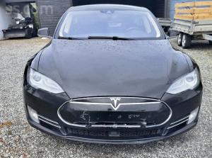 Black Tesla Model S 2015 in Riga, with an engine capacity of 0.00 L and mileage of 300 thousand km for 13777 €, photo  on AUTOMOTO.COM.LV