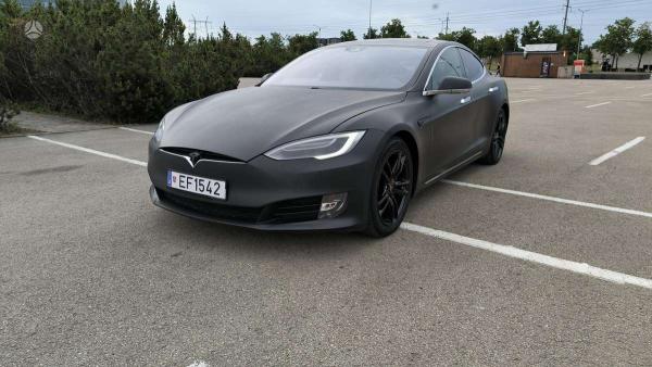 Black Tesla Model S 2015 in Siauliai, with an engine capacity of 0.00 L and mileage of 102 thousand km for 14500 €, photo 1 on AUTOMOTO.COM.LV