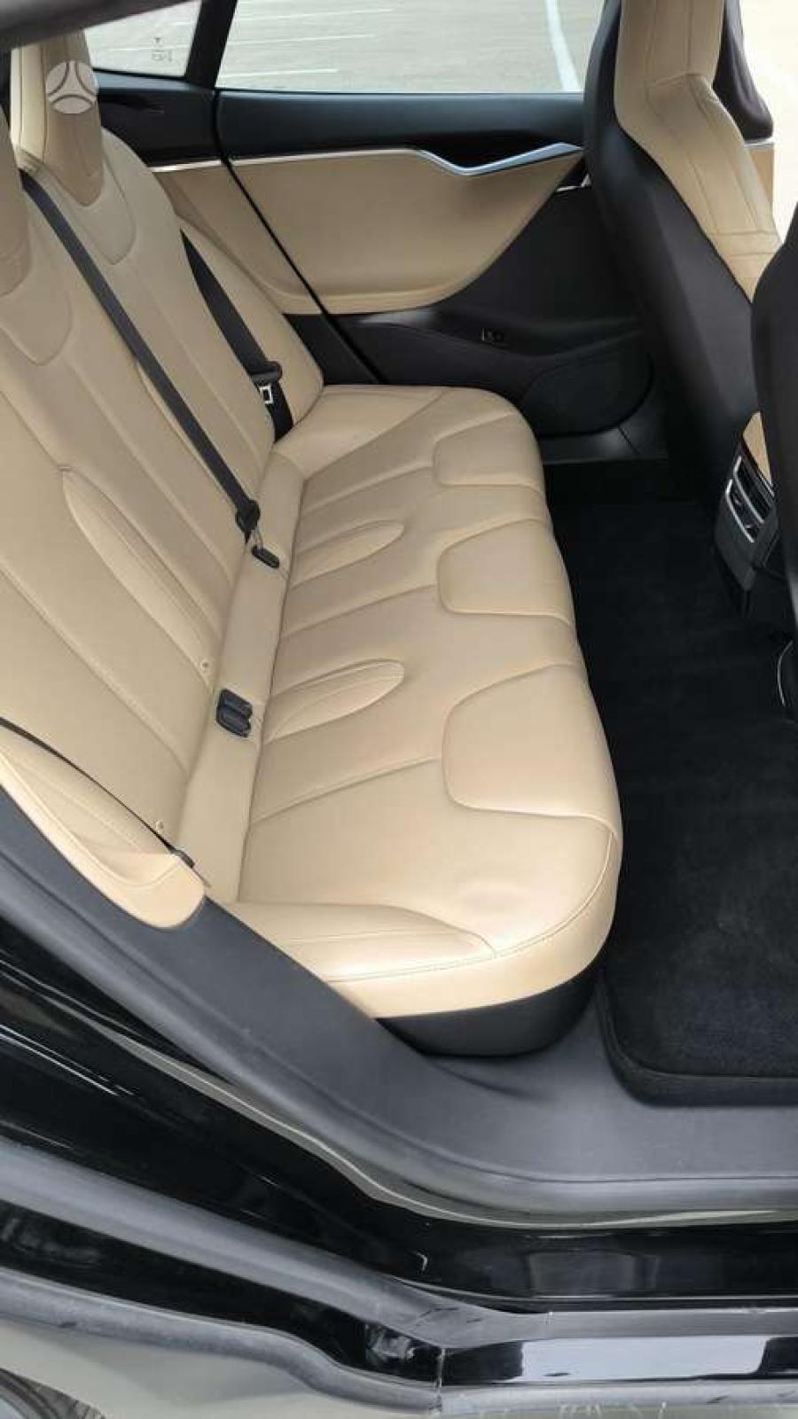 Black Tesla Model S 2015 in Siauliai, with an engine capacity of 0.00 L and mileage of 102 thousand km for 14500 €, photo 11 on AUTOMOTO.COM.LV