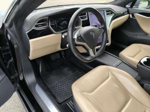 Black Tesla Model S 2015 in Siauliai, with an engine capacity of 0.00 L and mileage of 102 thousand km for 14500 €, photo 19 on AUTOMOTO.COM.LV