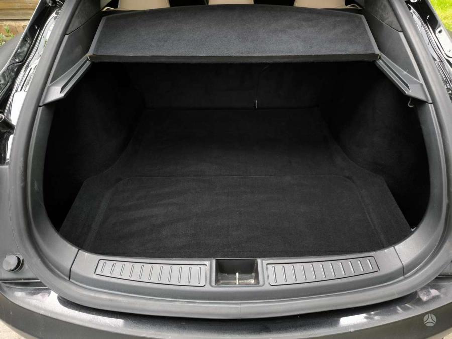 Black Tesla Model S 2015 in Siauliai, with an engine capacity of 0.00 L and mileage of 102 thousand km for 14500 €, photo 22 on AUTOMOTO.COM.LV