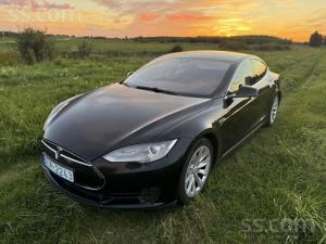 Черный Тесла Модель С 2015 в Рига, объемом двигателя 0.00 л и пробегом 256 тыс. км за 14700 €, фото 5 на AUTOMOTO.COM.LV