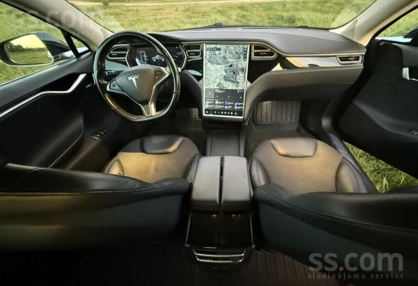 Tesla Model S 2015 Rīga vietnē Melns Tesla Model S 2015 Rīga, ar dzinēja tilpumu 0.00 L un nobraukumu 256 tūkst. km par 14700 €, foto 8 vietnē AUTOMOTO.COM.LV